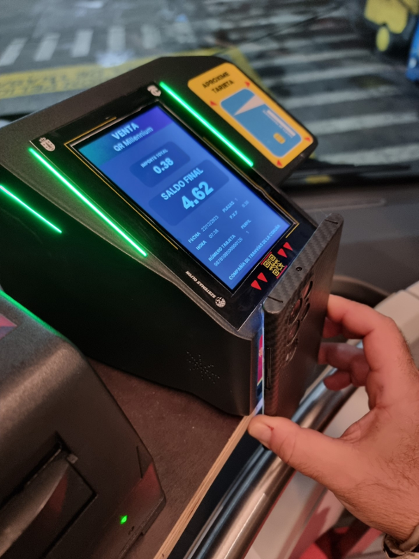 ¿Cómo hago para usar y pagar con la Tarjeta Millennium QR en el autobús ...