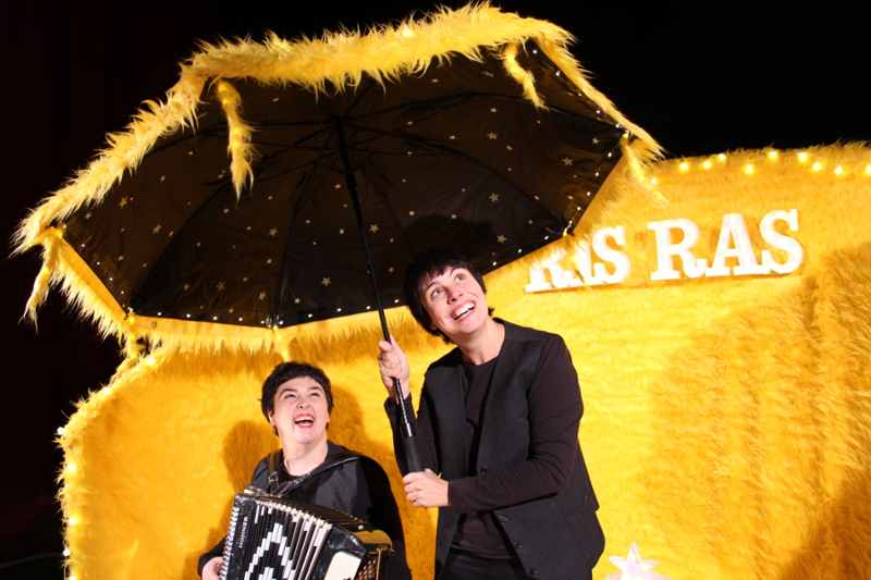 “Ris, ras!, de Baobab Teatro